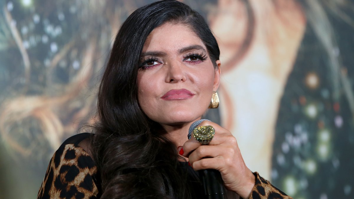 Ana Bárbara se compromete y presume su anillo – Telemundo Las Vegas