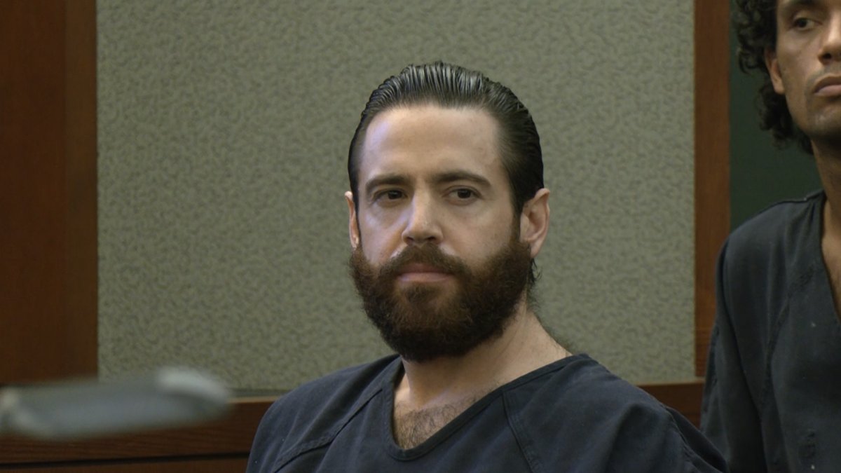 Tendrá que pagar $55,000 por daños al Caesars Palace tras ...