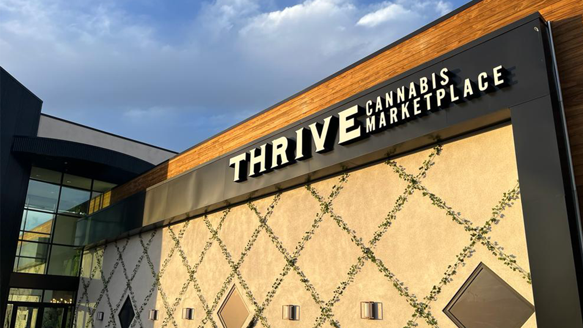 Abre sus puertas "Smoke and Mirrors", el primer salón de cannabis de ...