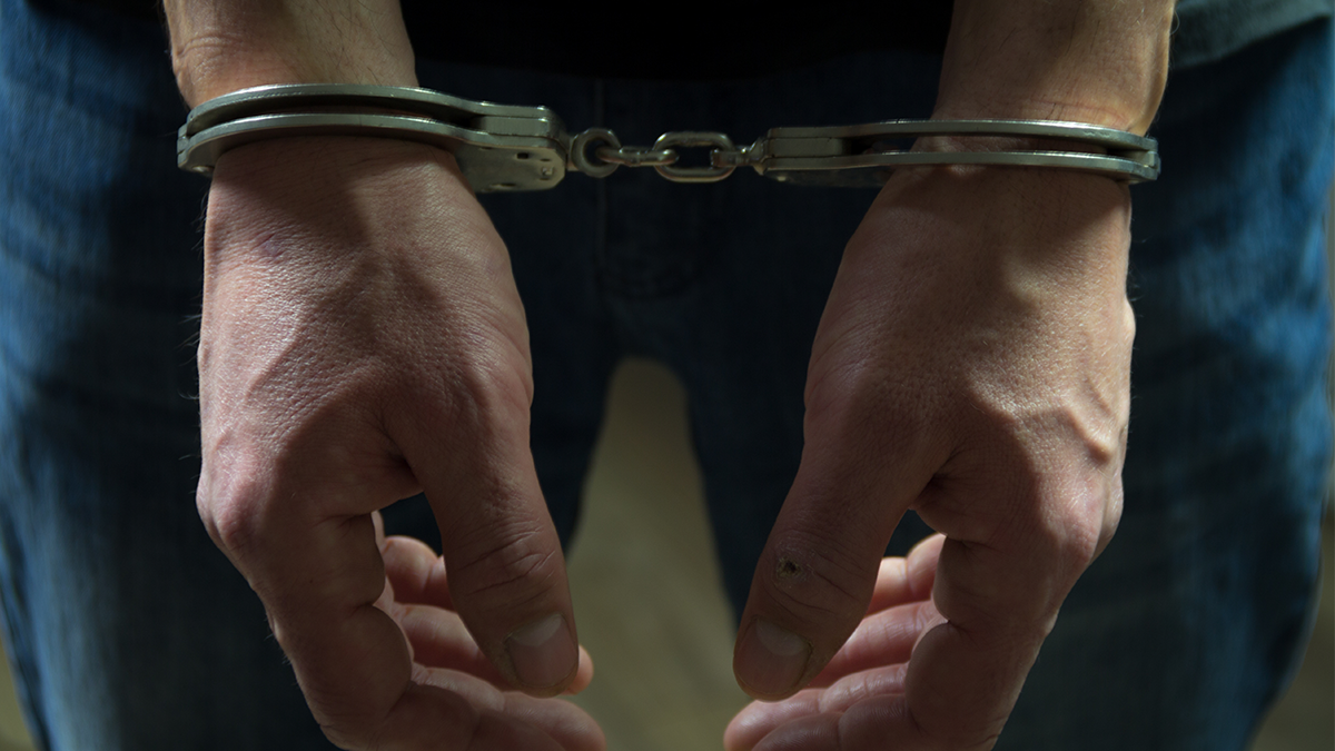 Oficial de Metro fue arrestado por secuestro en primer grado con un ...