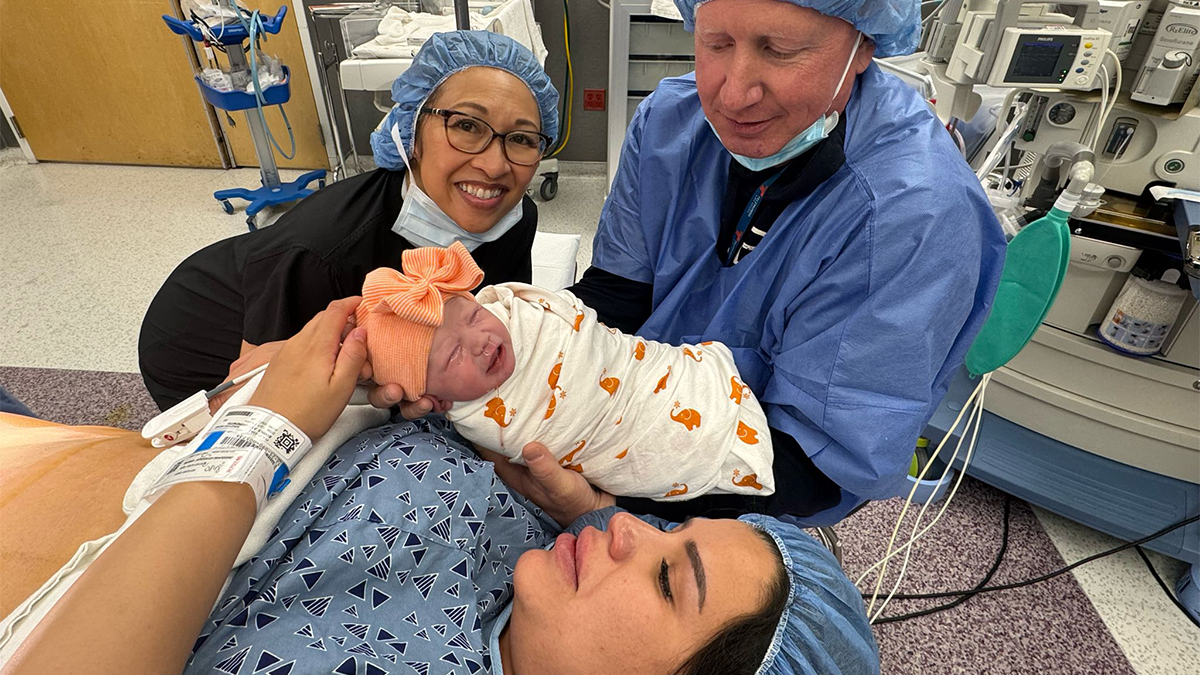 ¡Bienvenida Mari Aviana! Nació la hija de la presentadora Mar González ...