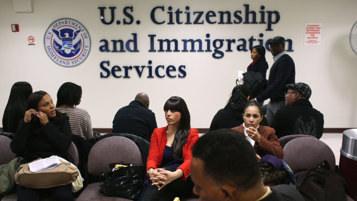 Director de USCIS detalla posibles cambios a examen de ciudadanía ...