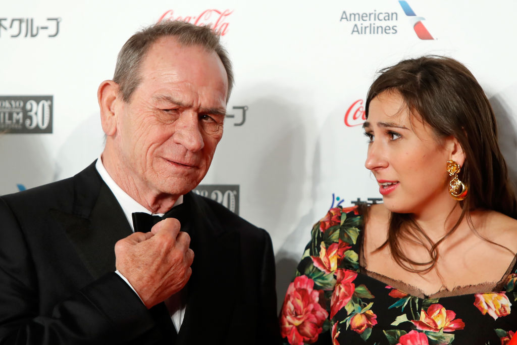 Investigan supuesta muerte de hija del actor Tommy Lee Jones ...